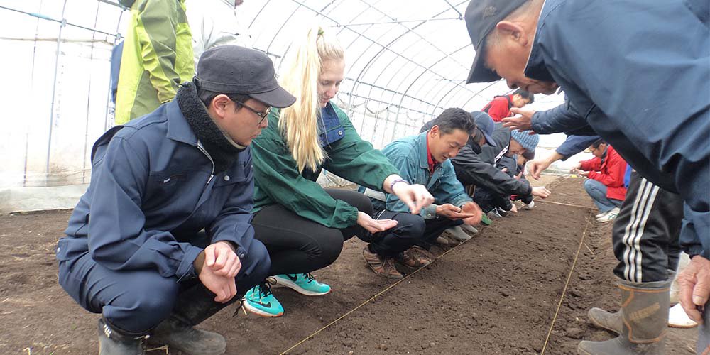 Students experience agriculture