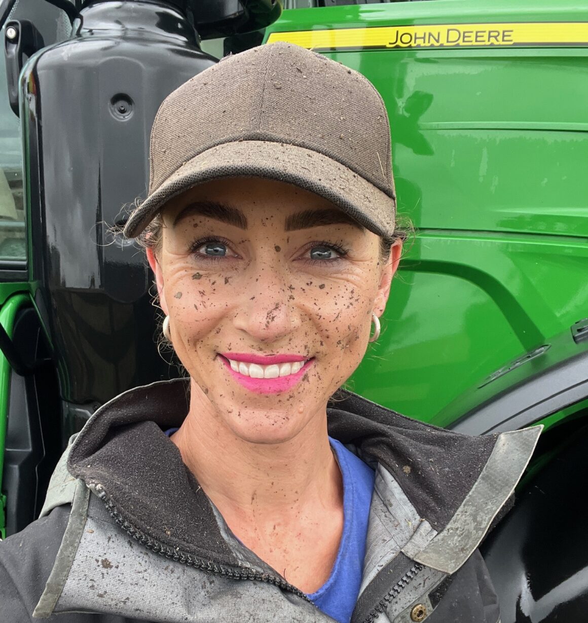 Made Up Farmer boosts family income with online business